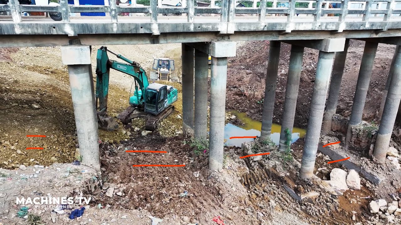 EP2- Canal Building Excavator Trimming Soil Slope, Bulldozer Paving ...