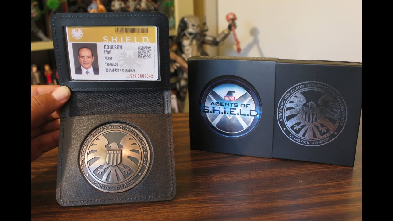 eFX Phil Coulson S.H.I.E.L.D. agent badge replica review - NYCC ...