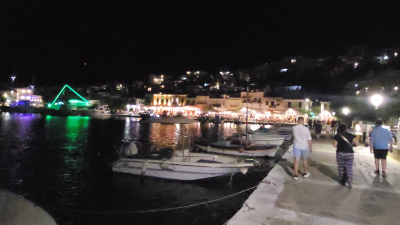 Κυριακή βράδυ περπατάμε στο Πυθαγόρειο Σάμου - YouTube