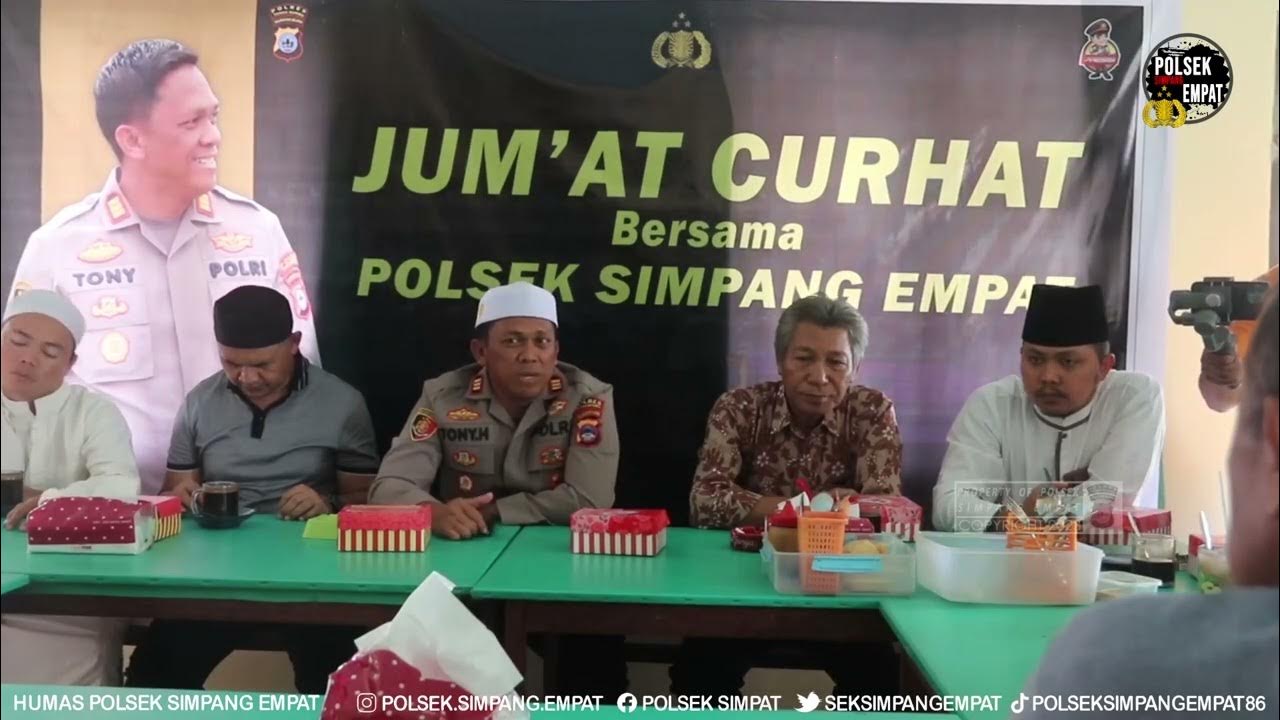KapolsekAKP Tony Haryono, S.E,.M.M. dengarkan aspirasi masyarakat melalui program Jum’at Curhat ...