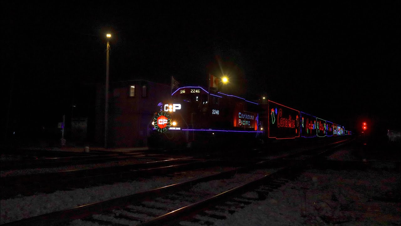 CPKC holiday train at rondout Illinois - YouTube