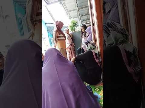 ngocok arisan ibu ibu RT 04 .. sembari halal bihalal ..!!