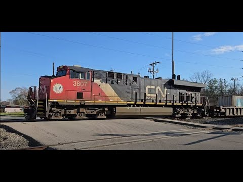 11_12_2023 CN 3807, CN 3875 Rear dpu @TrainswithAndy - YouTube