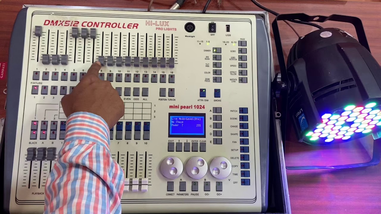 Mini Pearl 1024 Dmx Controller Training part 1 ( Patch /Wipe ) - YouTube