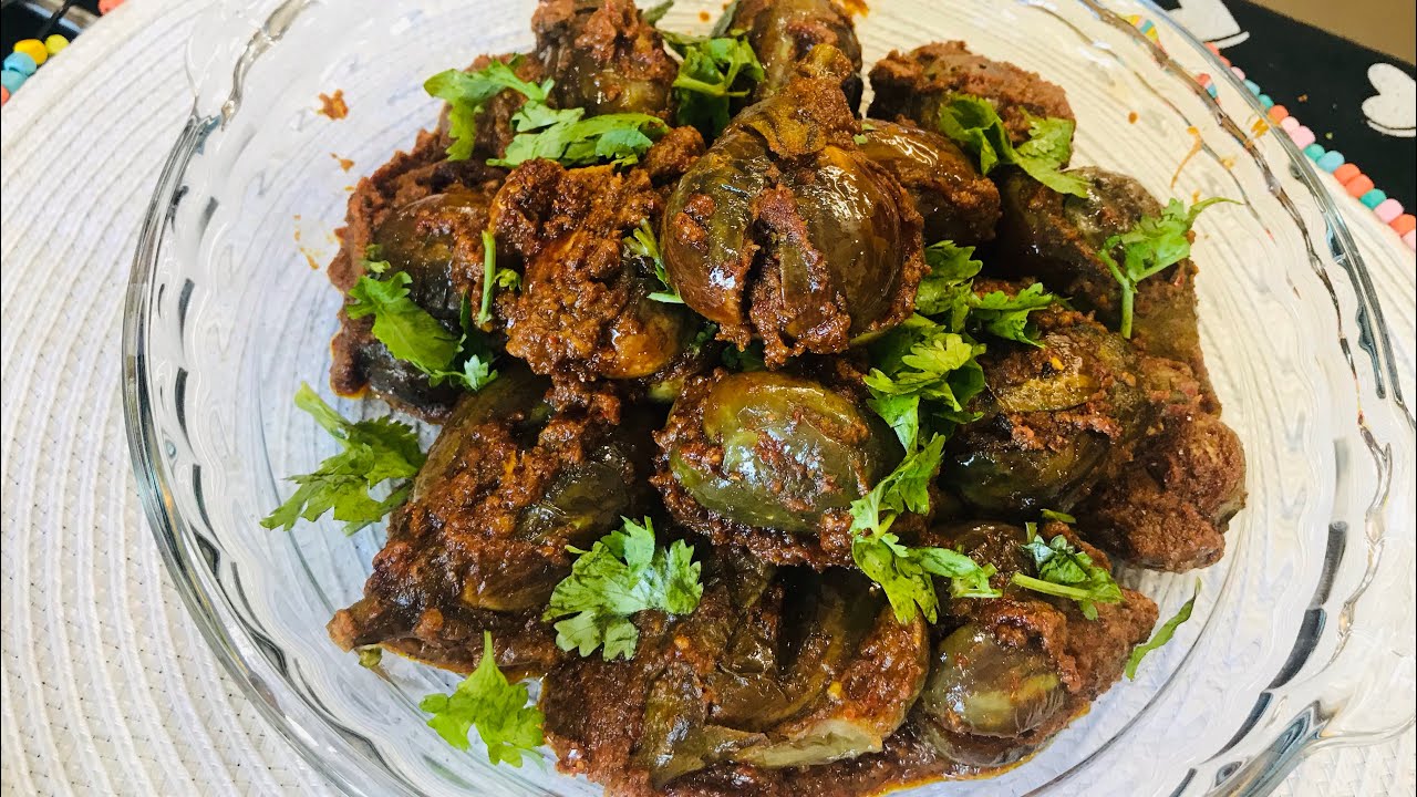 Stuffed Brinjal Sabji | Andhra Special Gutti Vankai koora | भरवाँ बेगन ...