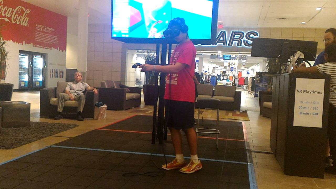 VR at the mall - YouTube