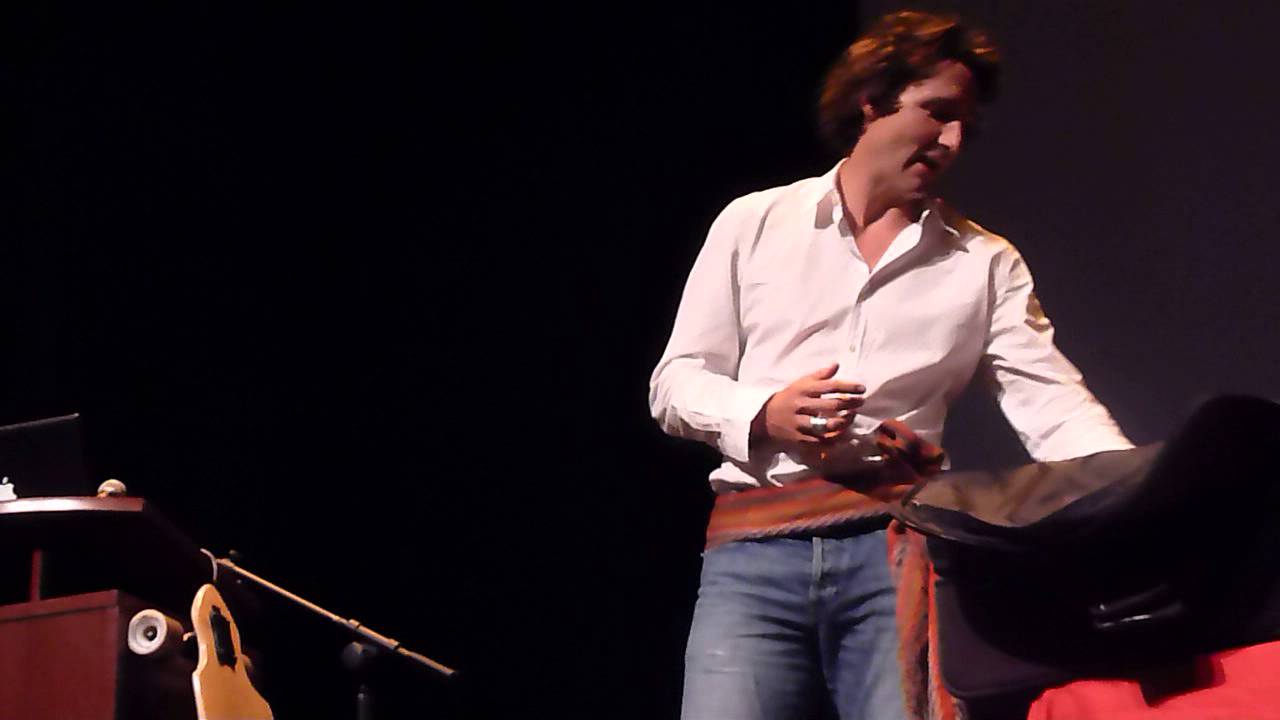 Justin Trudeau at ACC convention in Montreal 2012 - YouTube