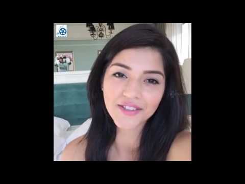 Actress Mehreen Pirzada FaceBook Live Chat with her Fans (05-08-16)