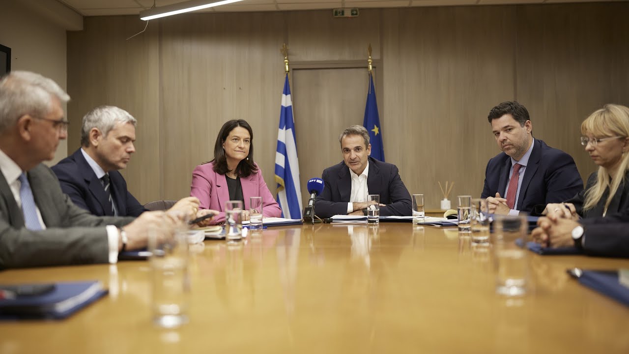 Επίσκεψη του Πρωθυπουργού Κυριάκου Μητσοτάκη στο Υπουργείο Εργασίας και ...