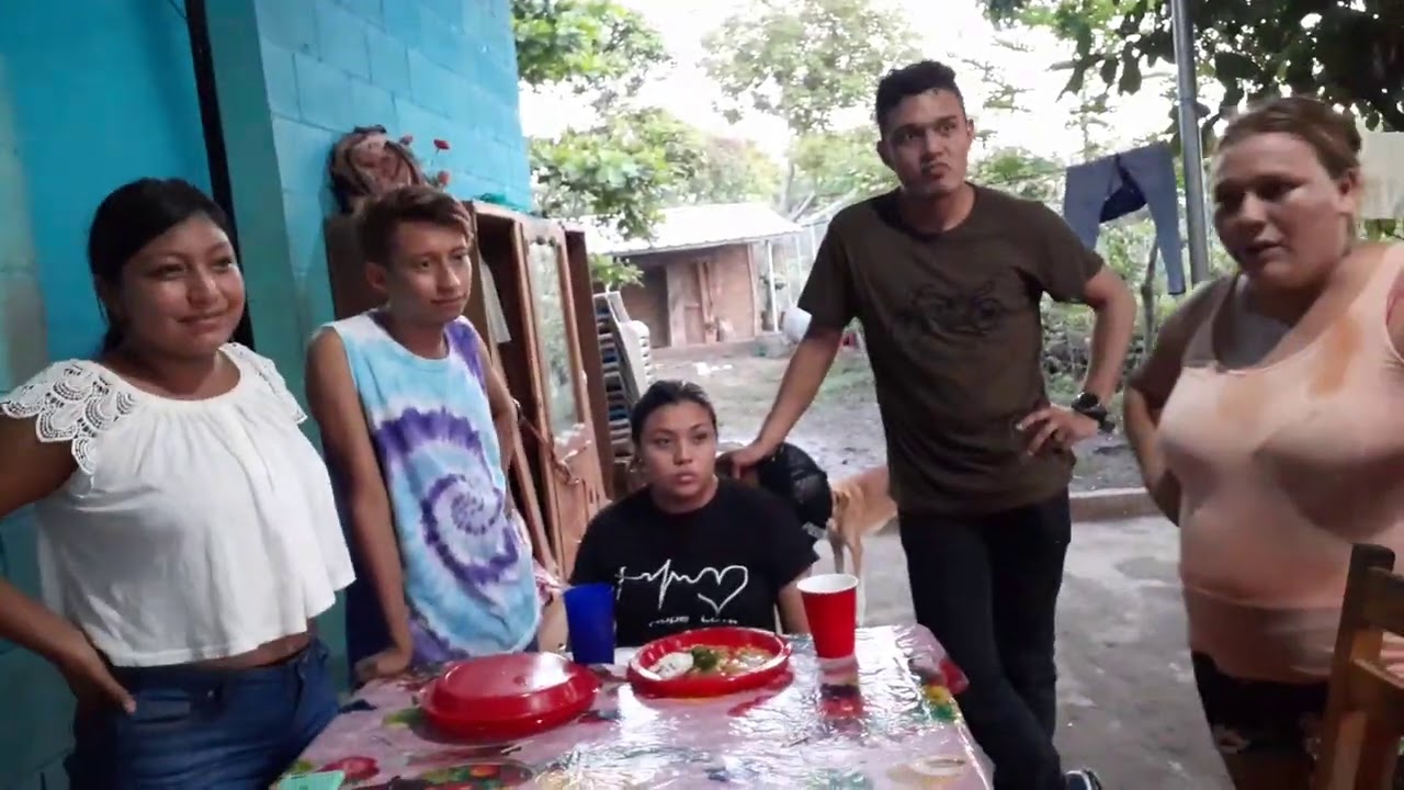 SIGUE LACONPETENSIA PEPA VS SOFIA FERNANDO VS MICKY. esto sepuso bueno ...