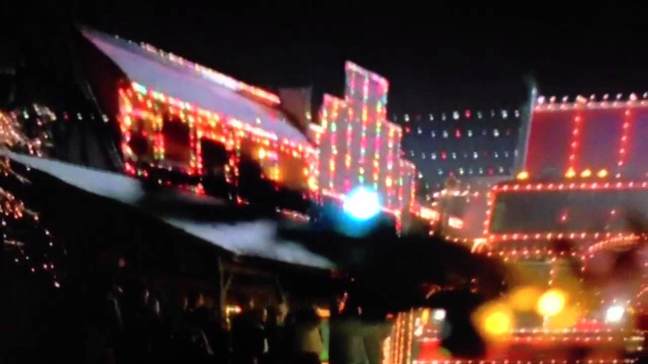 Coca Cola Christmas Advert 2012 - Holidays are coming - YouTube