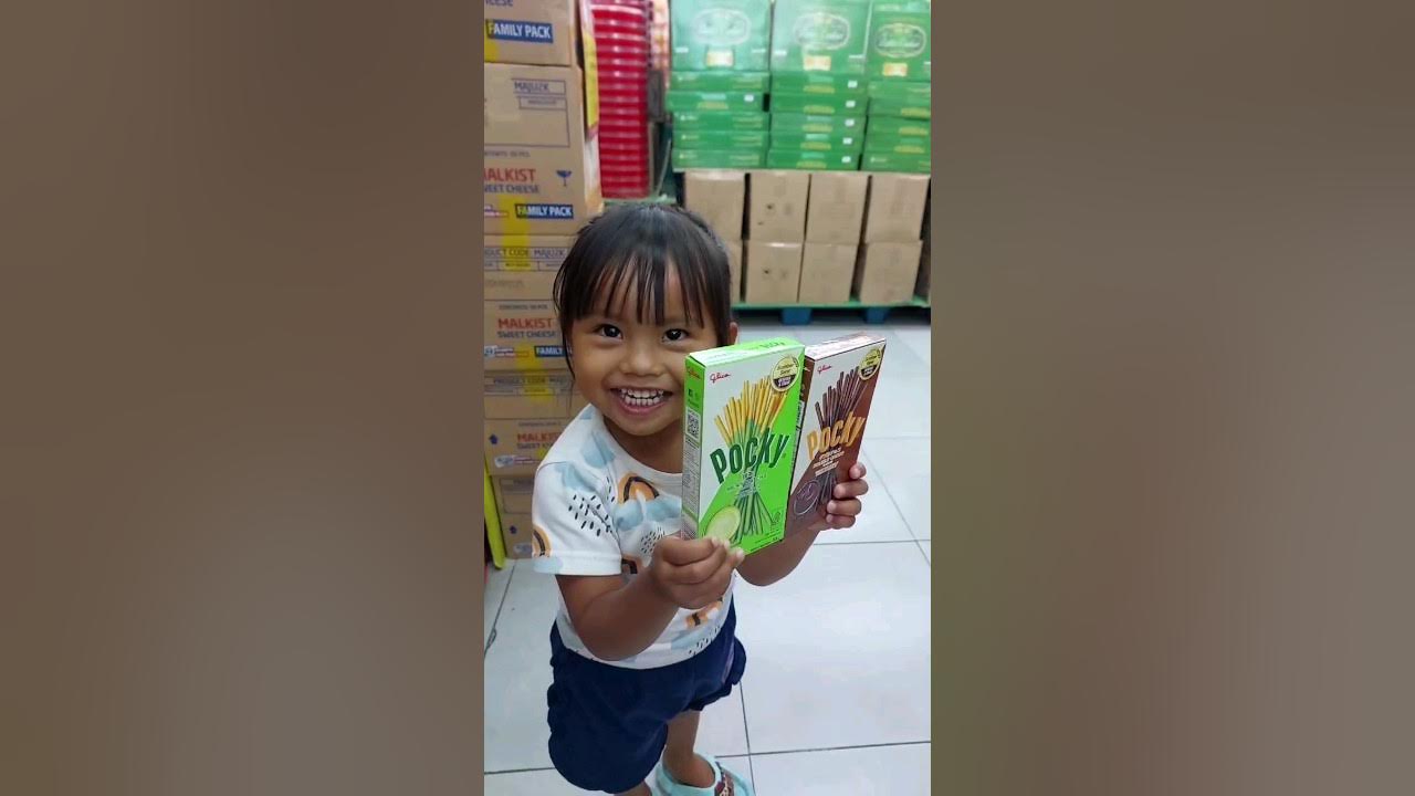 Waah Alesha jajan apa yaa ☺️ #shortsvideo #shorts #pockysticks - YouTube