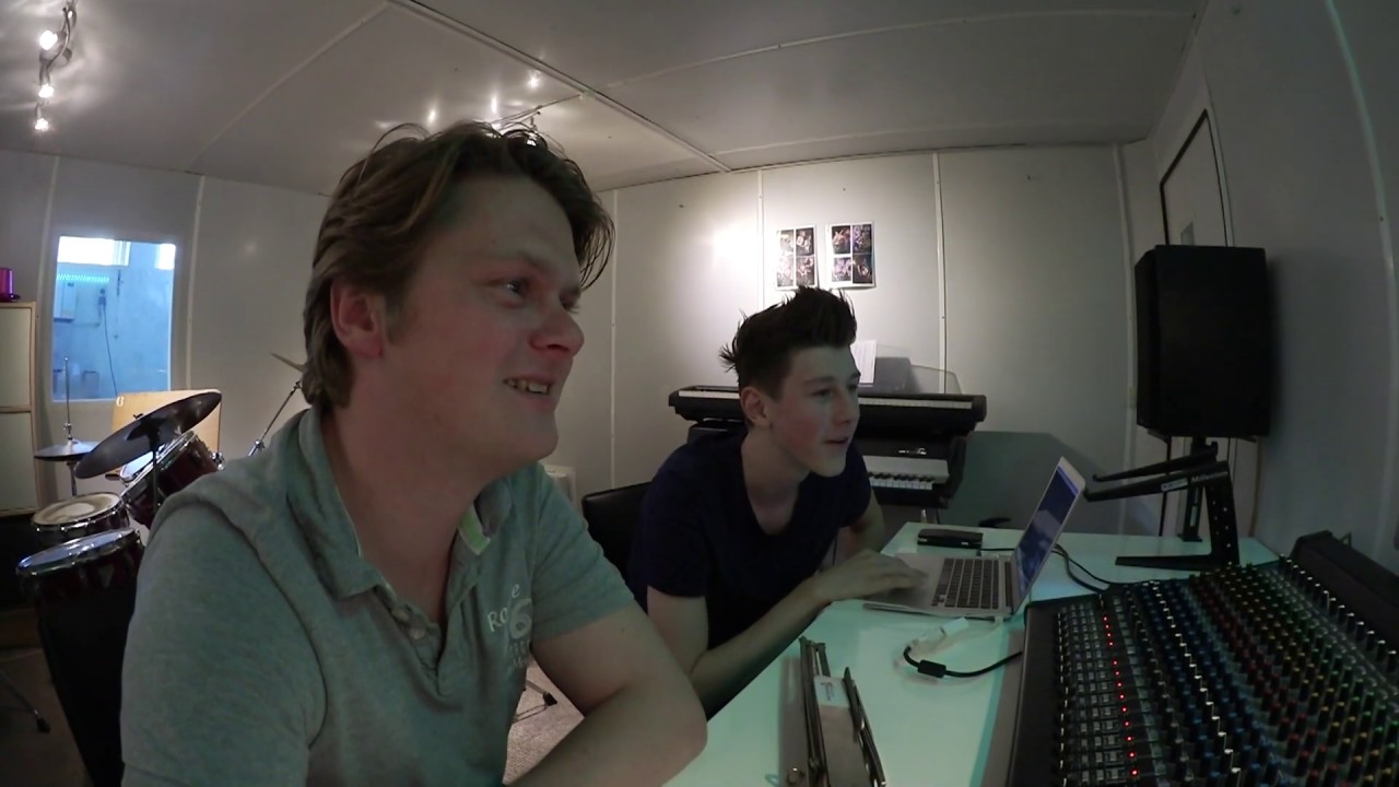 Matrix opening Scene - Audio Remake by Hugo - School of Hits Vlog - YouTube