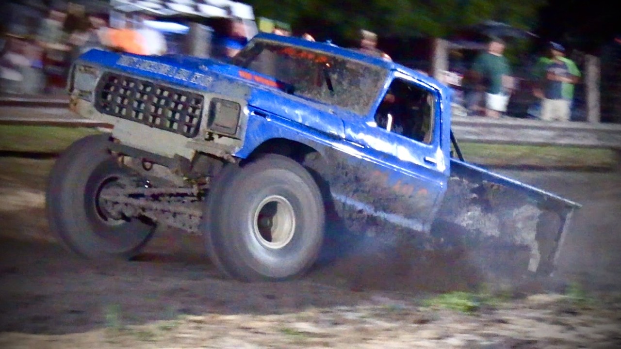 STREET CLASS HEROES MUD RACING TINDAL FARMS MUD BOG - YouTube