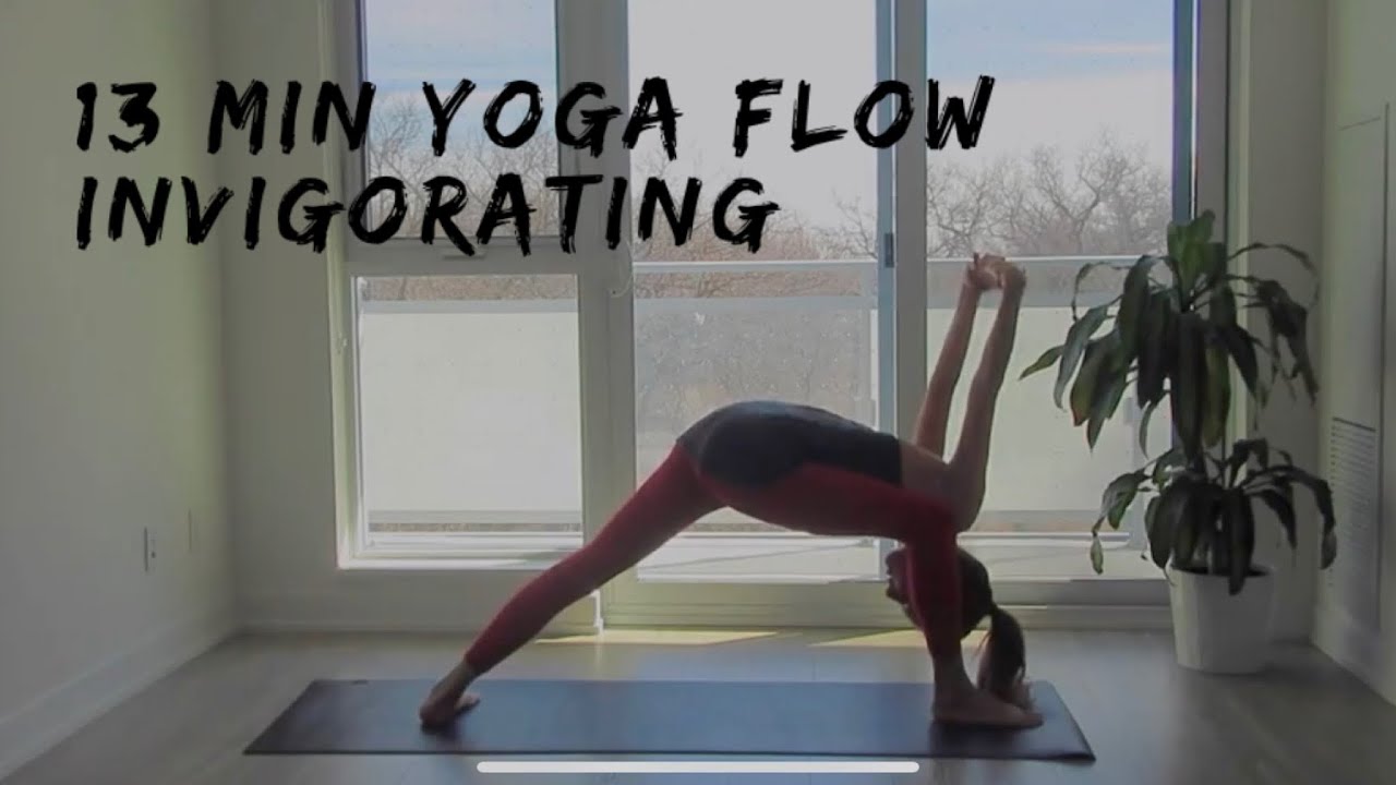 Invigorating morning yoga flow with Carolina Carvalho. - YouTube