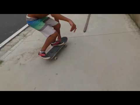Iran Fernandes skateboard