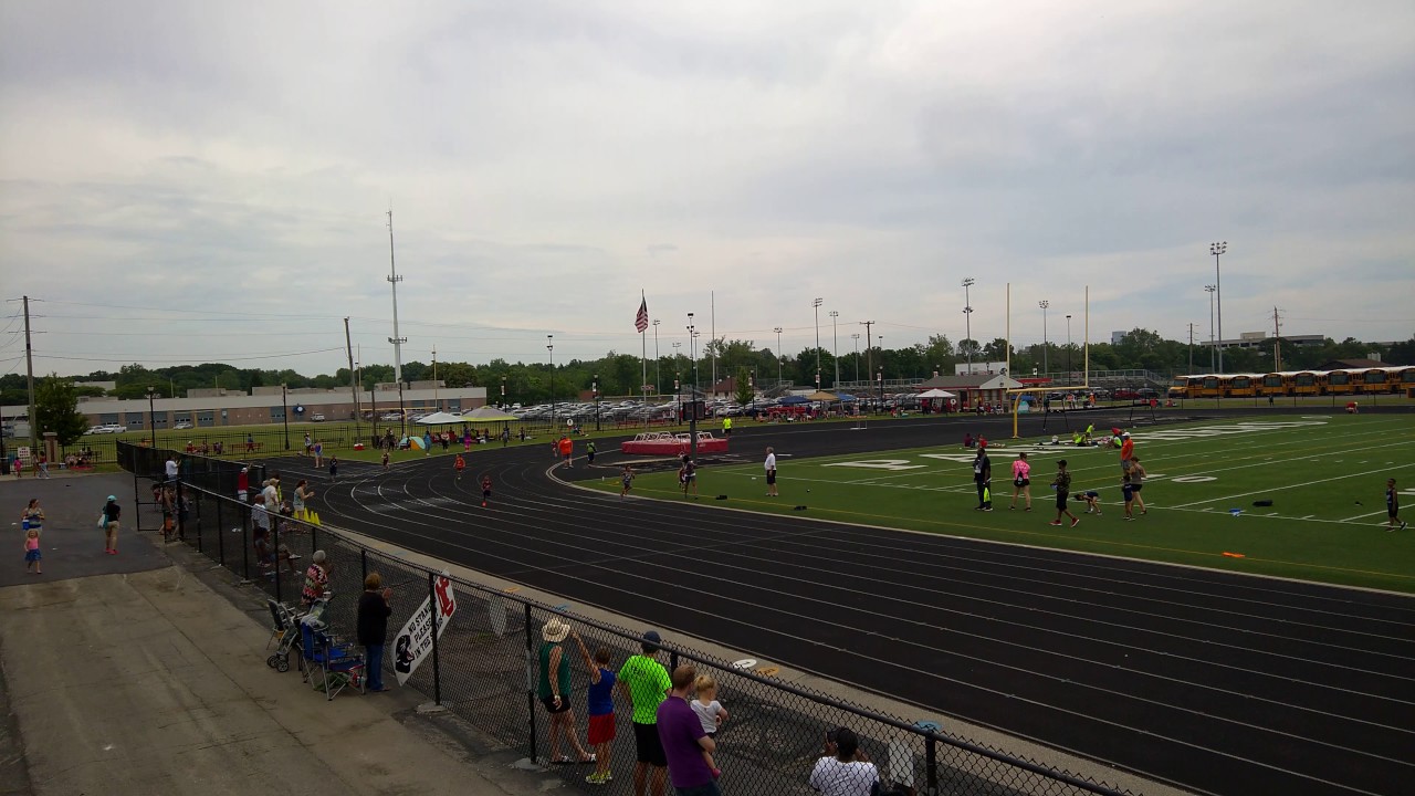 Track Meet 200 Dash - YouTube