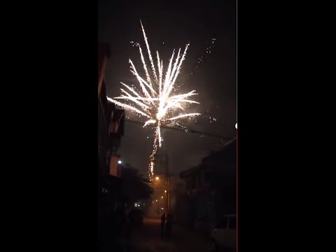Kwitis barrage rapid fire, some LF and Dragon Fireworks - YouTube