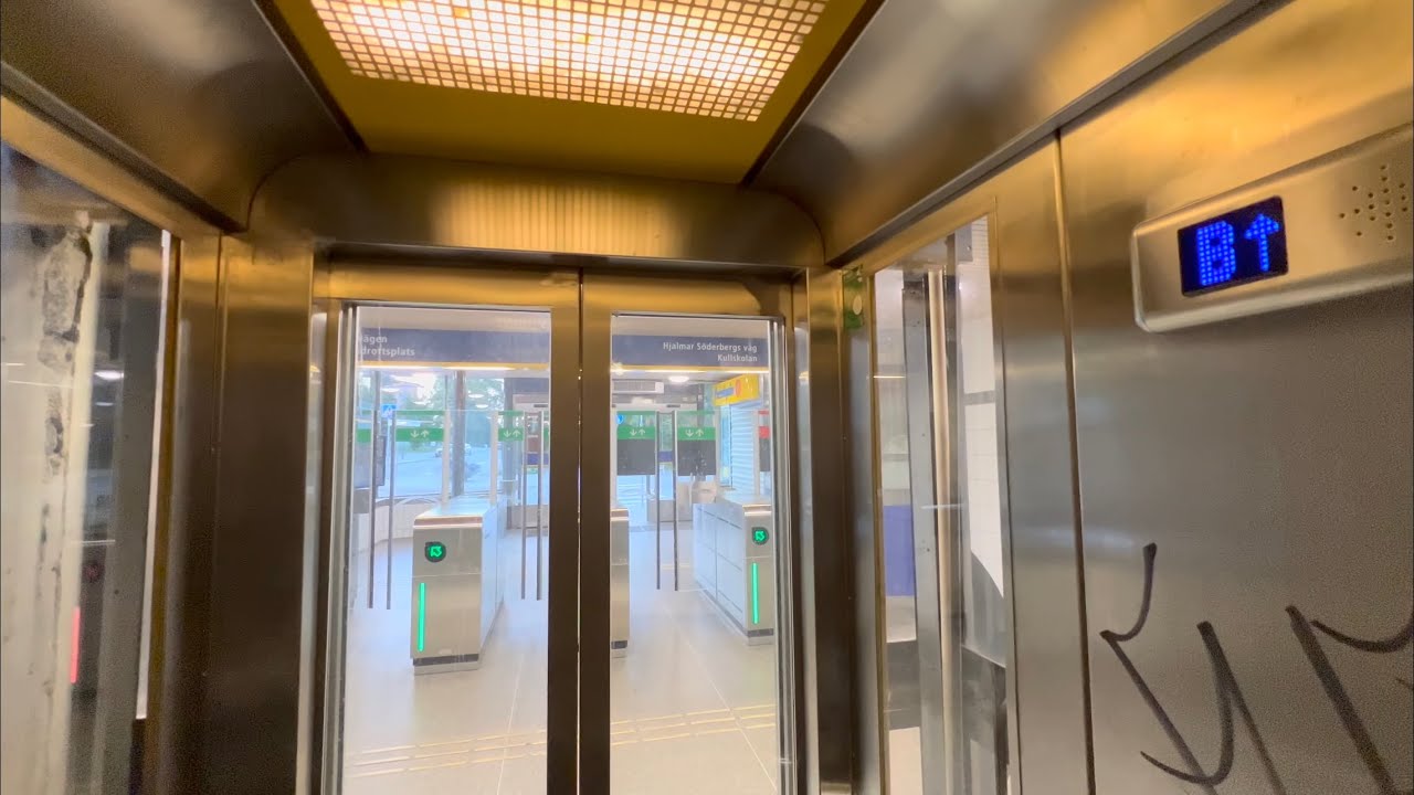 1990's Deve Schindler (mod.) Hydraulic Elevator @ Kristineberg Subway ...