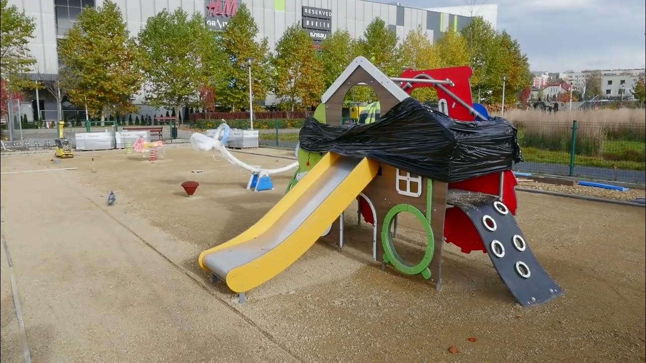 Plac zabaw na plantach – praca wre - YouTube