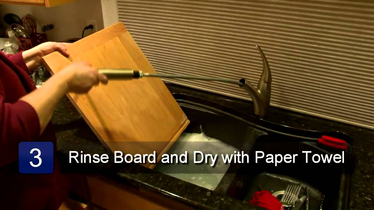How to Clean a Wood Chopping Board - YouTube