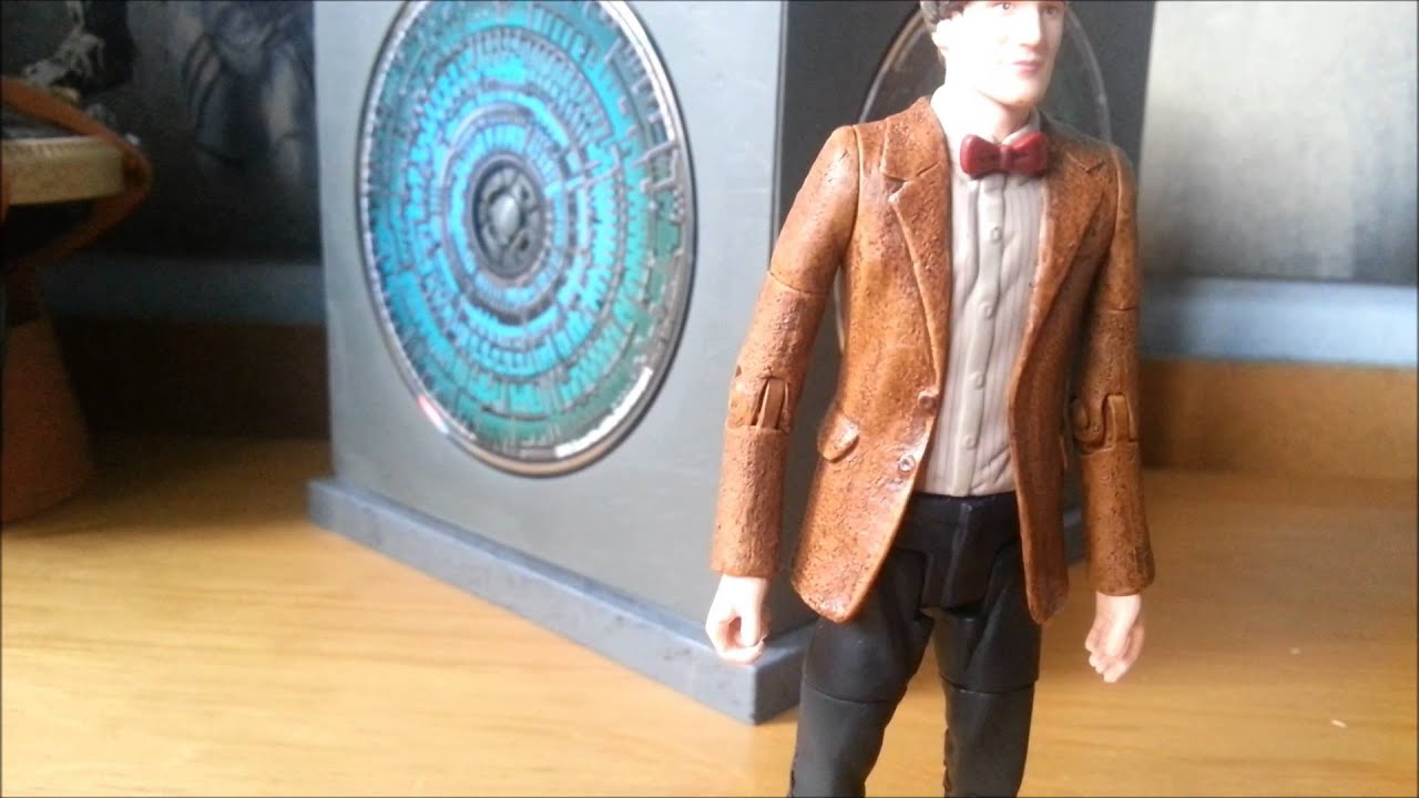 WMT Reviews: Doctor Who 11th Doctor w Fez and Mop - YouTube