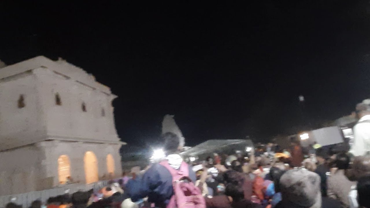 Ayodhya ram temple inside of gate long queue - YouTube
