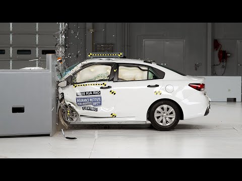 2018 Kia Rio driver-side small overlap IIHS crash test