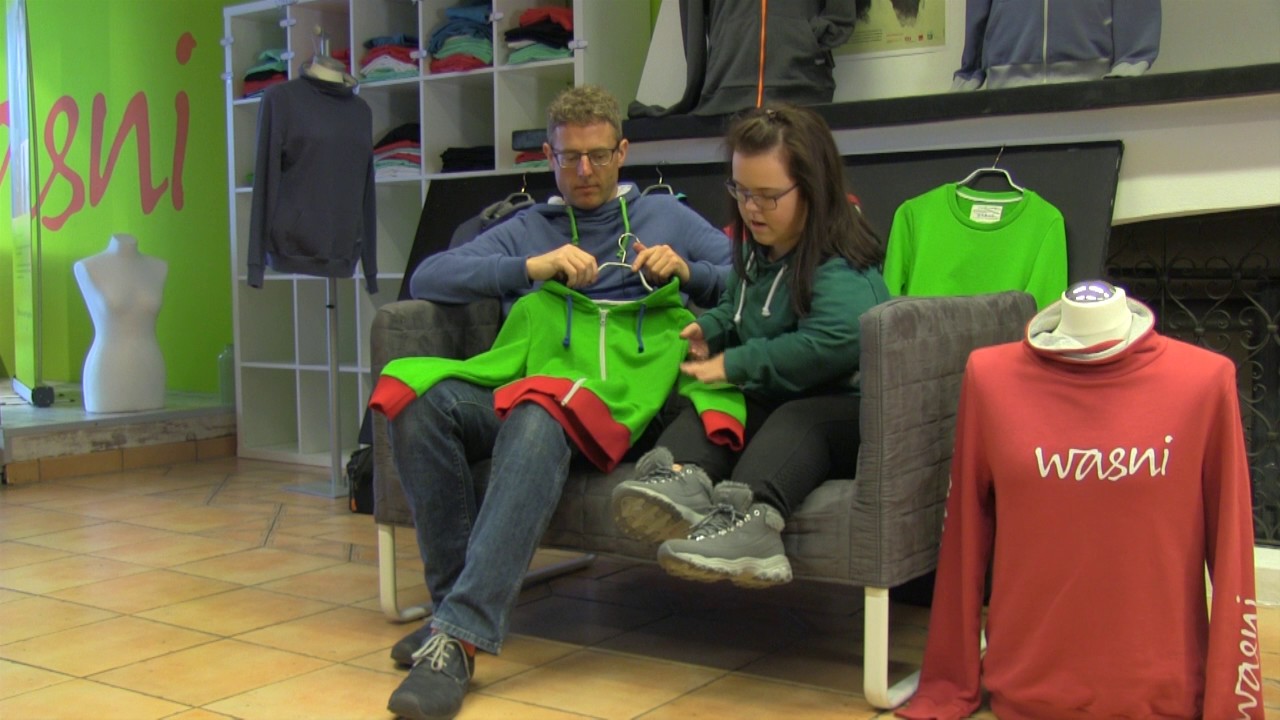 Wasni in Esslingen - YouTube