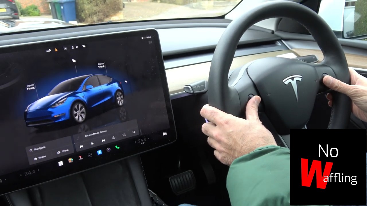 How to REBOOT SCREEN Tesla Model Y - Beginners guide - YouTube