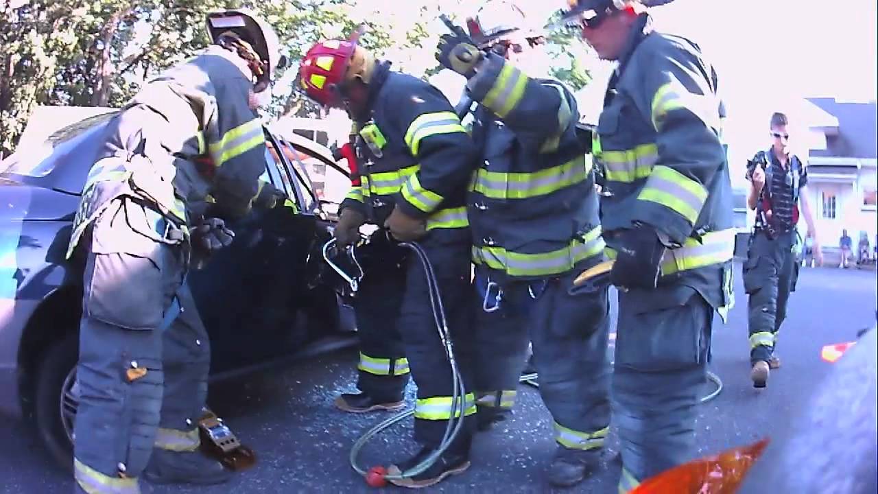 Rumson Fire Dept Extrication Drill - Passenger Door Pop - YouTube