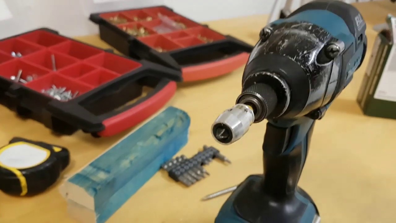 Dewalt Magnetic Screwdriver Bit Sleeve- is it Just Me? - YouTube