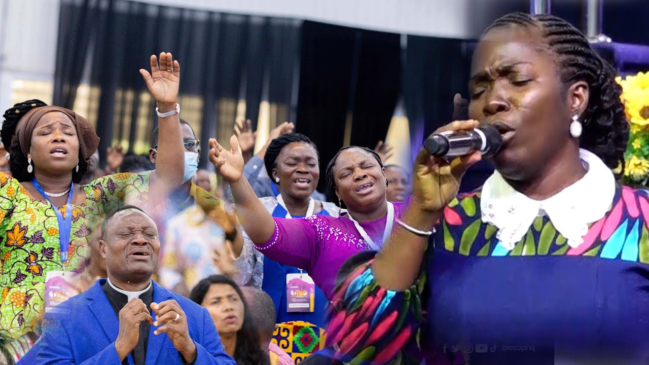 Nonstop Powerful Worship Songs with Mrs Grace Gakpetor…🔥🙏🏾 - YouTube