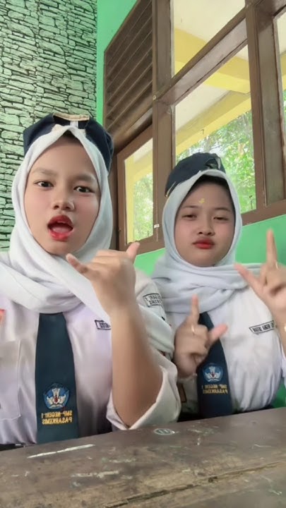 tiktok cewe smp jilbab tobrut gunung gede pulen body seksi #37 - YouTube