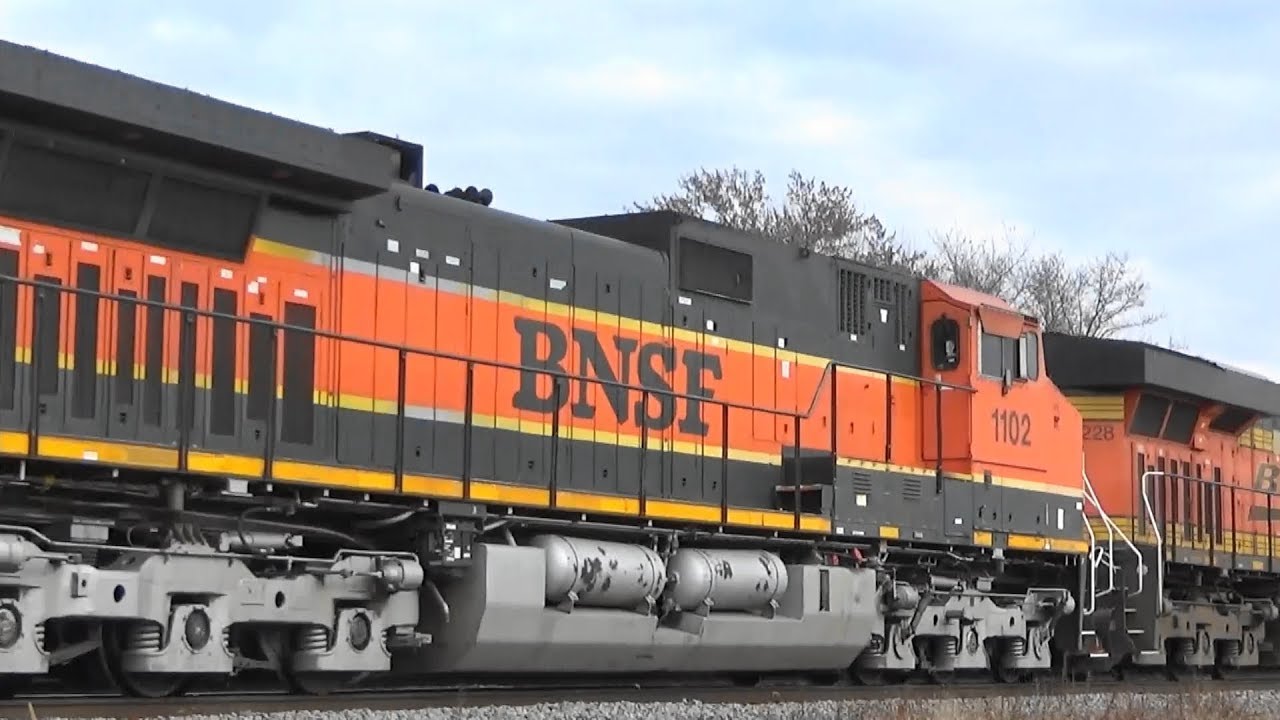 BNSF 3732 Leads a Freight, Barstow, IL, 11/26/19 - YouTube