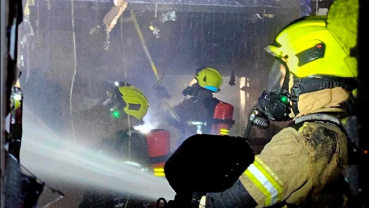 Pub destroyed as fire ravages South Yorkshire establishment - YouTube
