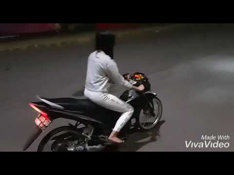 Belajar naik motor FU