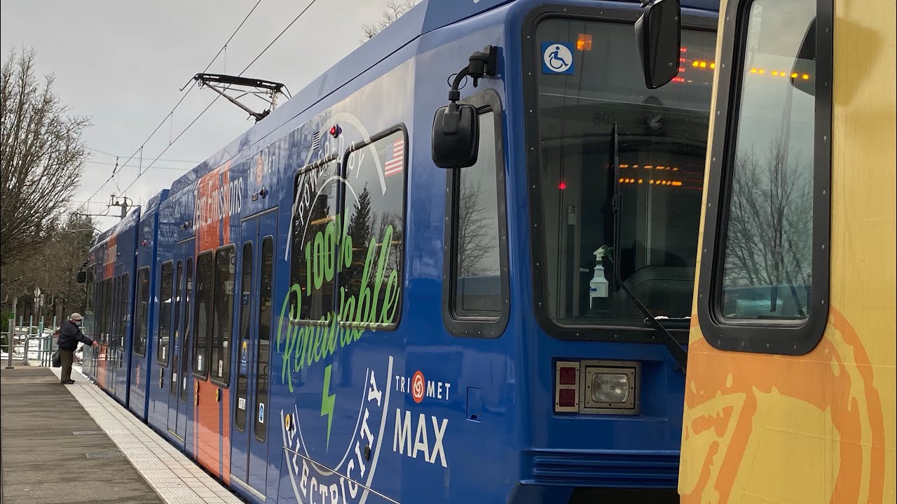Trimet MAX trains - YouTube