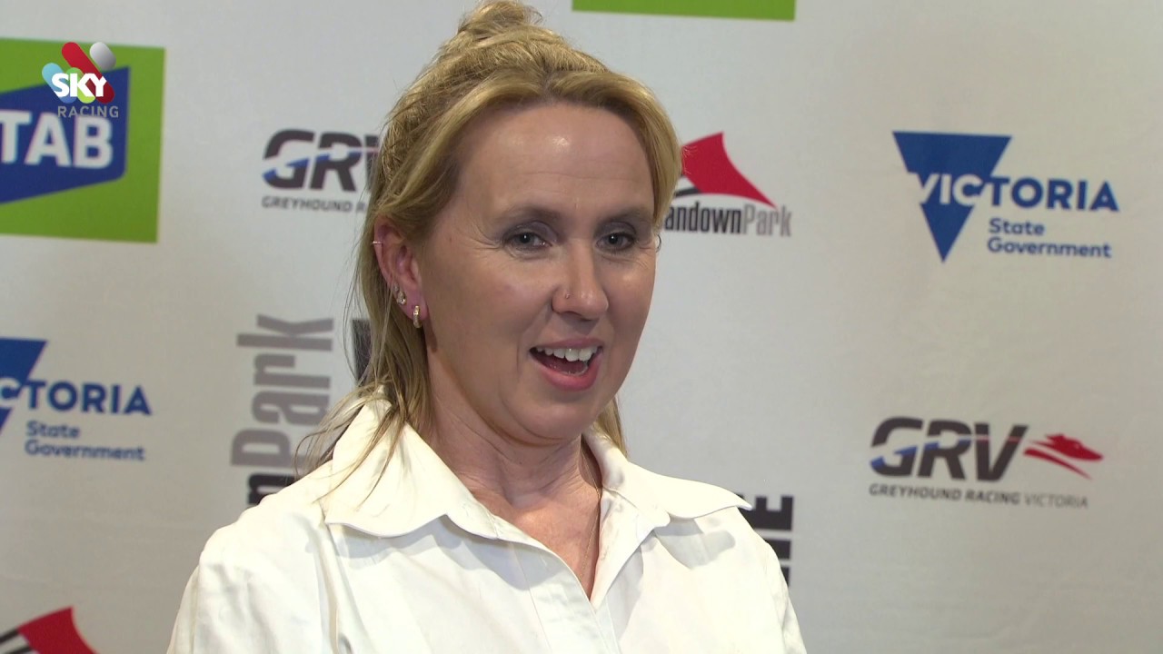 Seona Thompson on the Melbourne Cup - YouTube