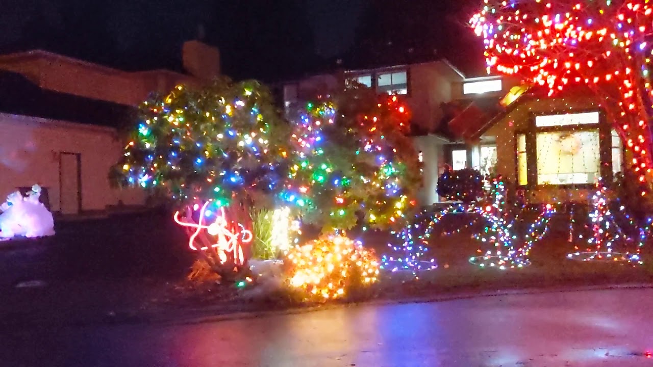 Walker Xmas Lights 2020 - YouTube