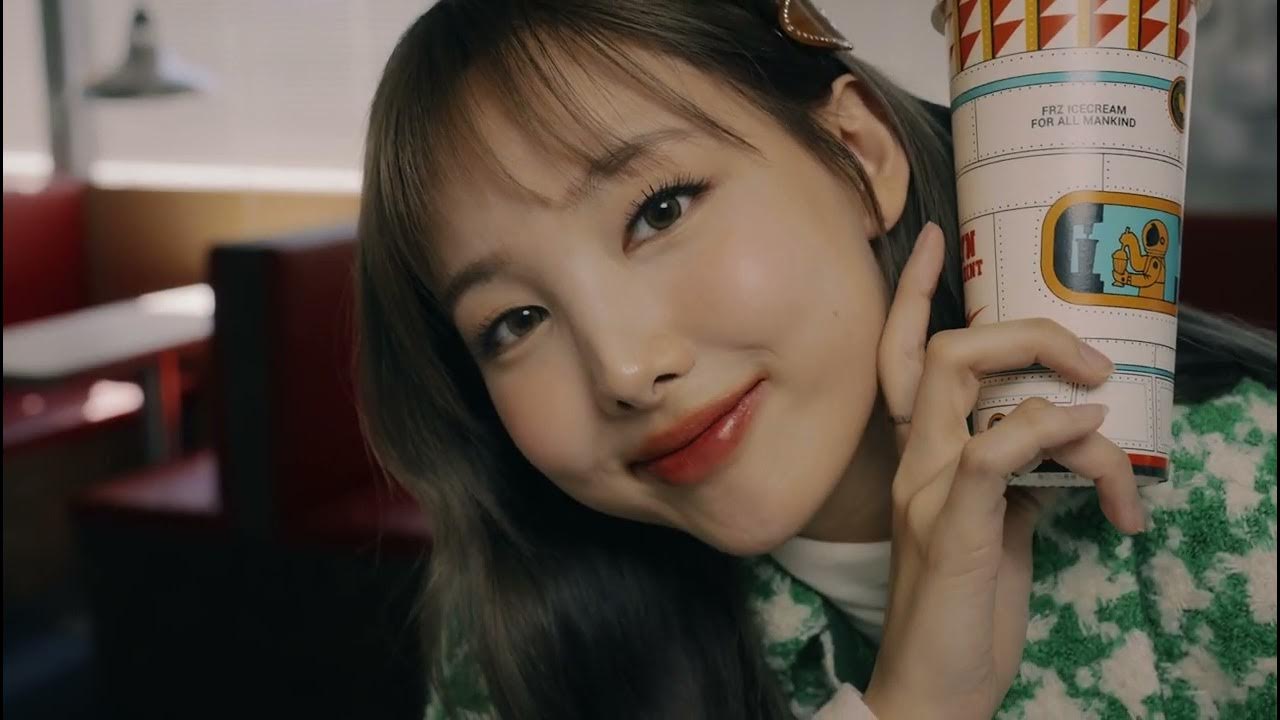 NAYEON x Olive Des Olive [4K] #NAYEON #나연 #ジヒョ #트와이스 #TWICE - YouTube