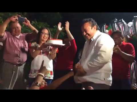 Así le festejan a \