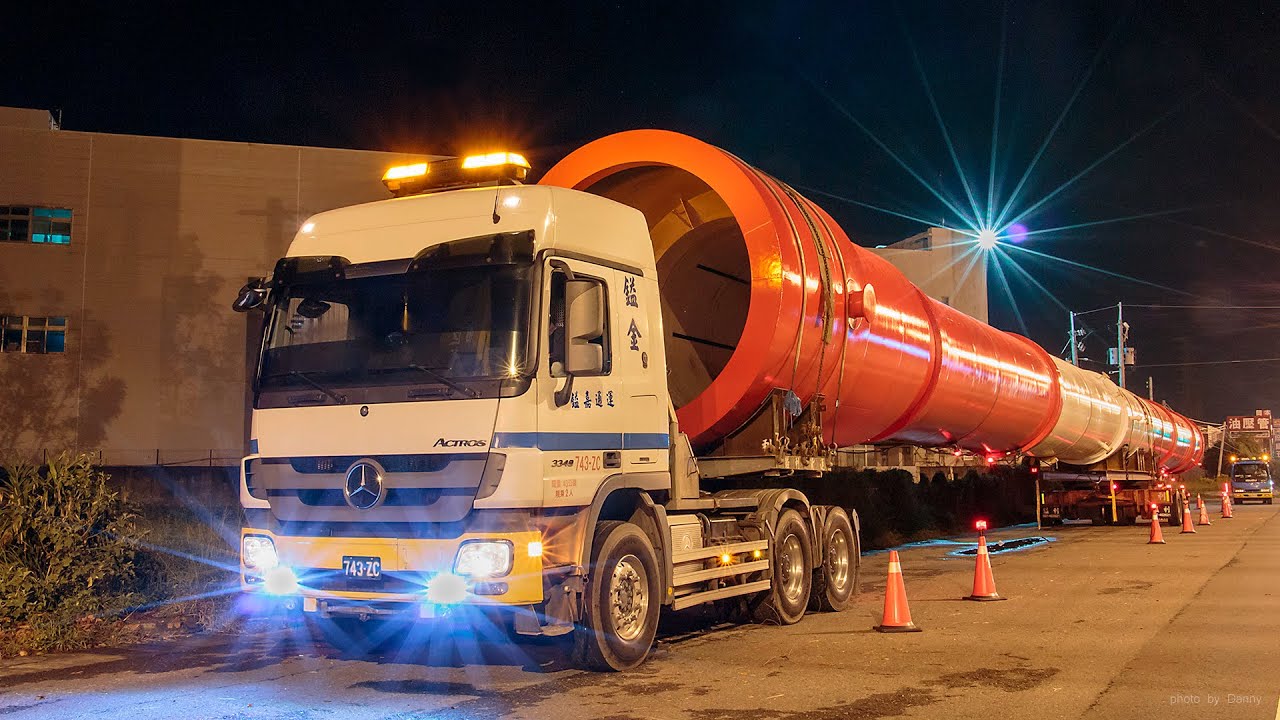 150814_鎰利貨運煙囪特殊運輸-(Oversize Load Trucks-long chimney transport)~ - YouTube