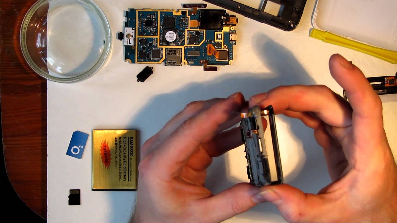 Replacing the touchscreen on a Samsung Galaxy Ace - YouTube