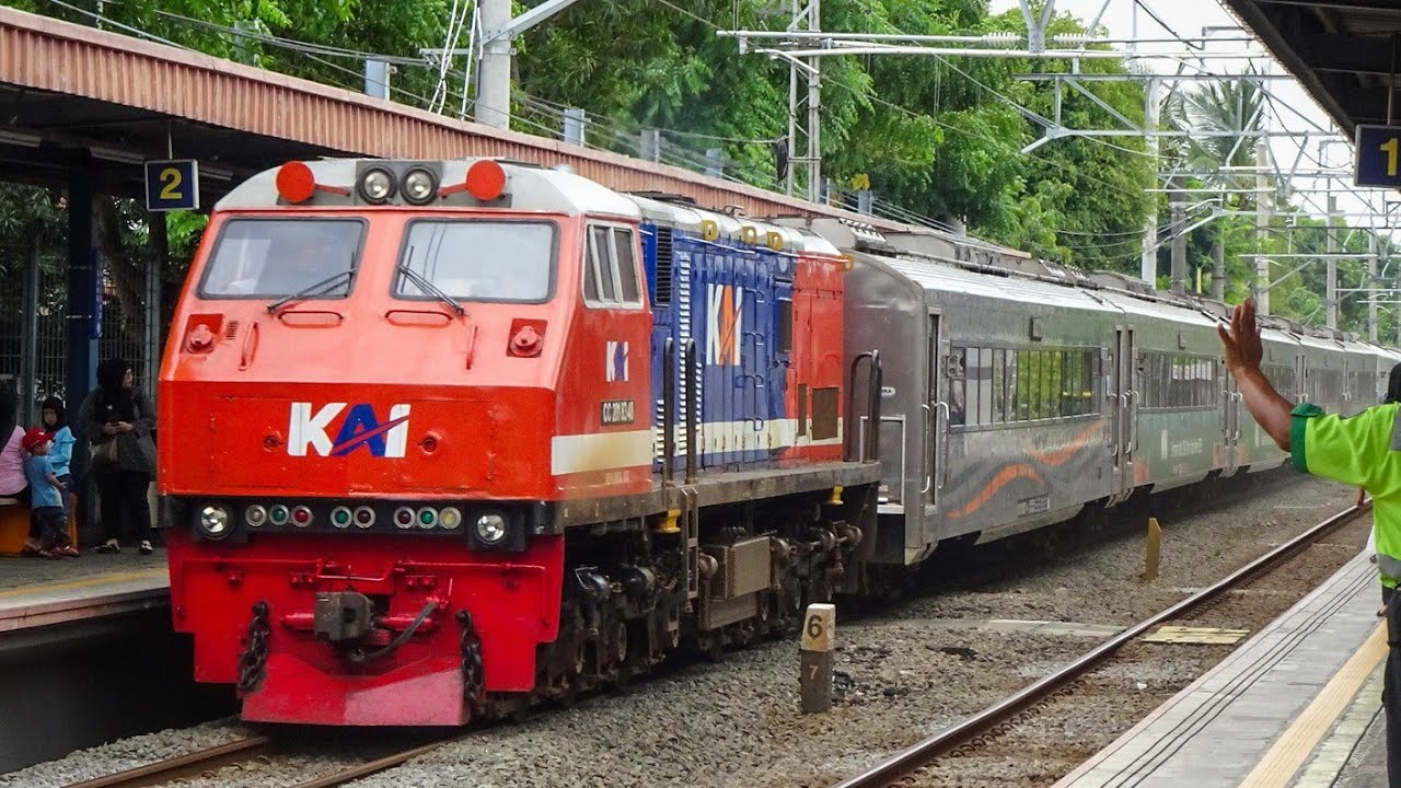 KERETA API RUTE TERJAUH DENGAN LOKOMOTIF LANGKA !! | KA Blambangan ...