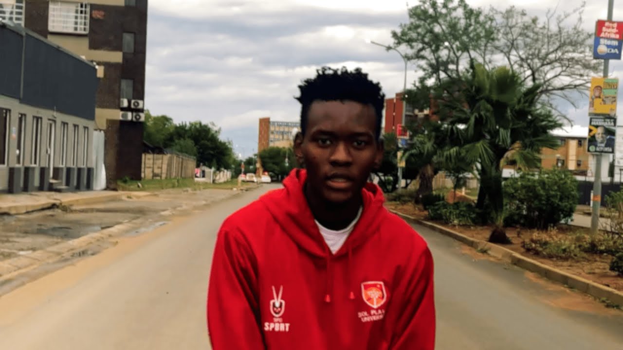 GeeOne - Listen (Official Music Video) - YouTube