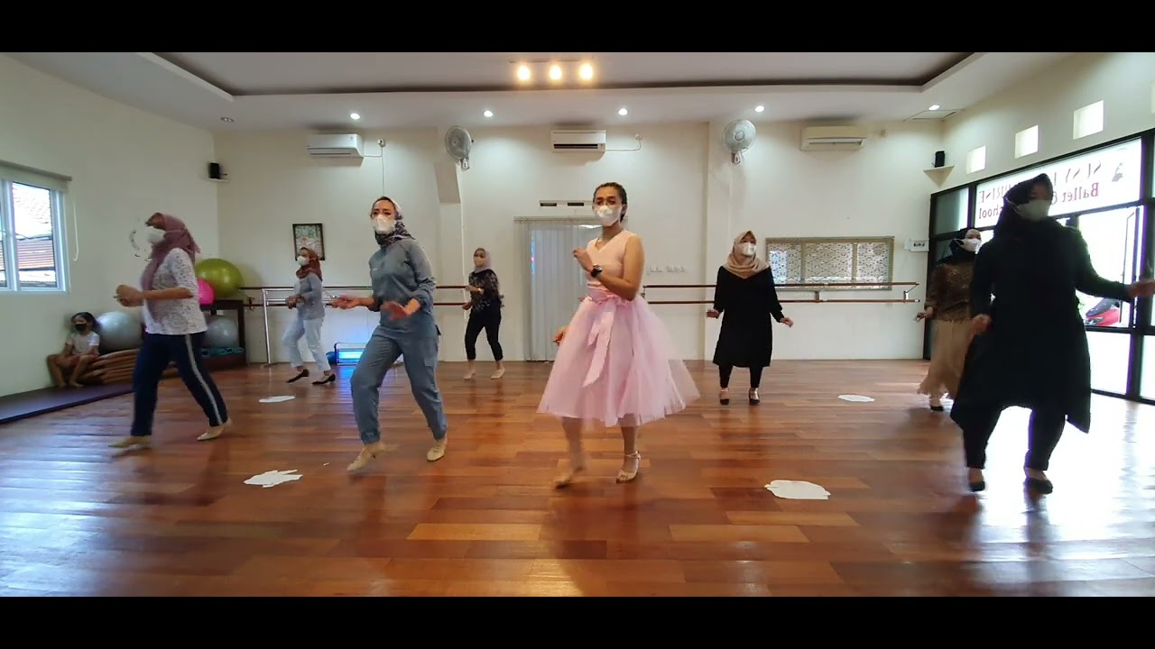 LOVE 2022 Glee ||Susy Enterprise Ballet and Dance School - YouTube