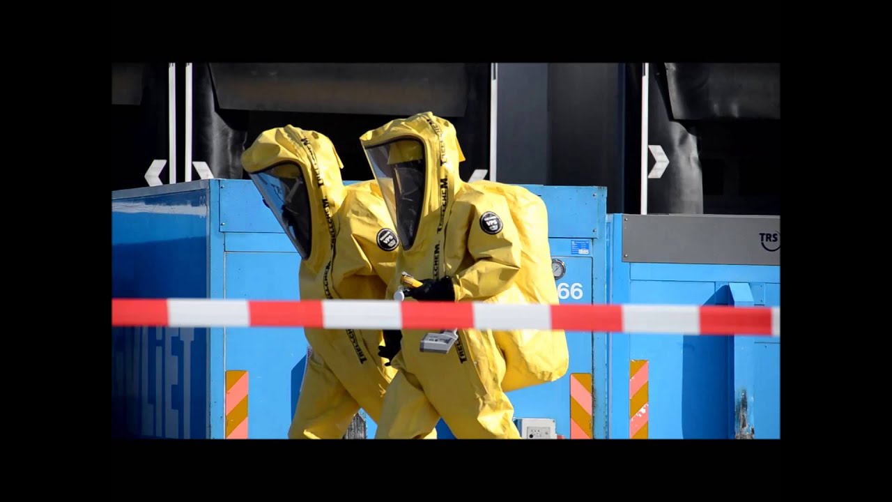 Chloorgas komt vrij na chemische reactie Eikenlaan Alphen a/d Rijn ...