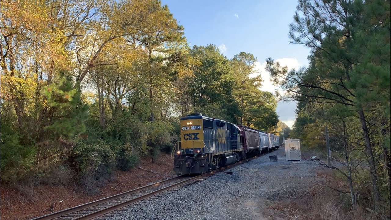 CSX 2692 (Running LHF) Leads L827-26 Thru Lilburn, GA 10/26/2022 - YouTube