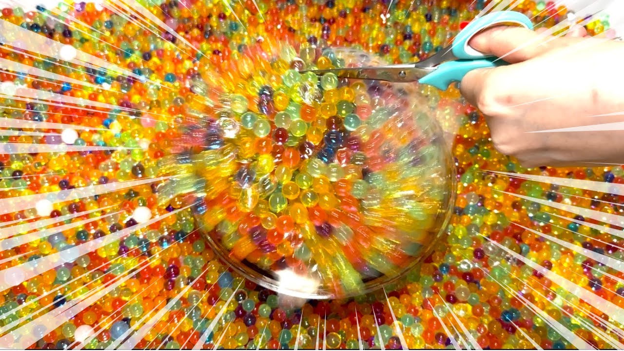 10,000 Orbeez Balloon Explosion Moment 👀💥💥 1万個のオービーズ爆弾 破裂の瞬間 ‼️👀‼️ ...